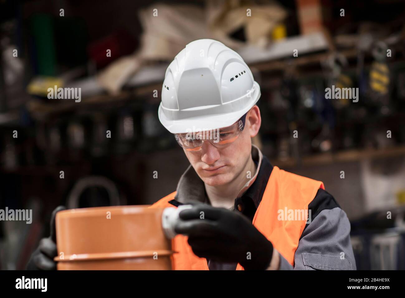 Technician work bench hi-res stock photography and images - Alamy