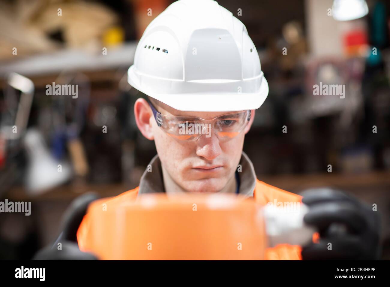 Technician work bench hi-res stock photography and images - Alamy