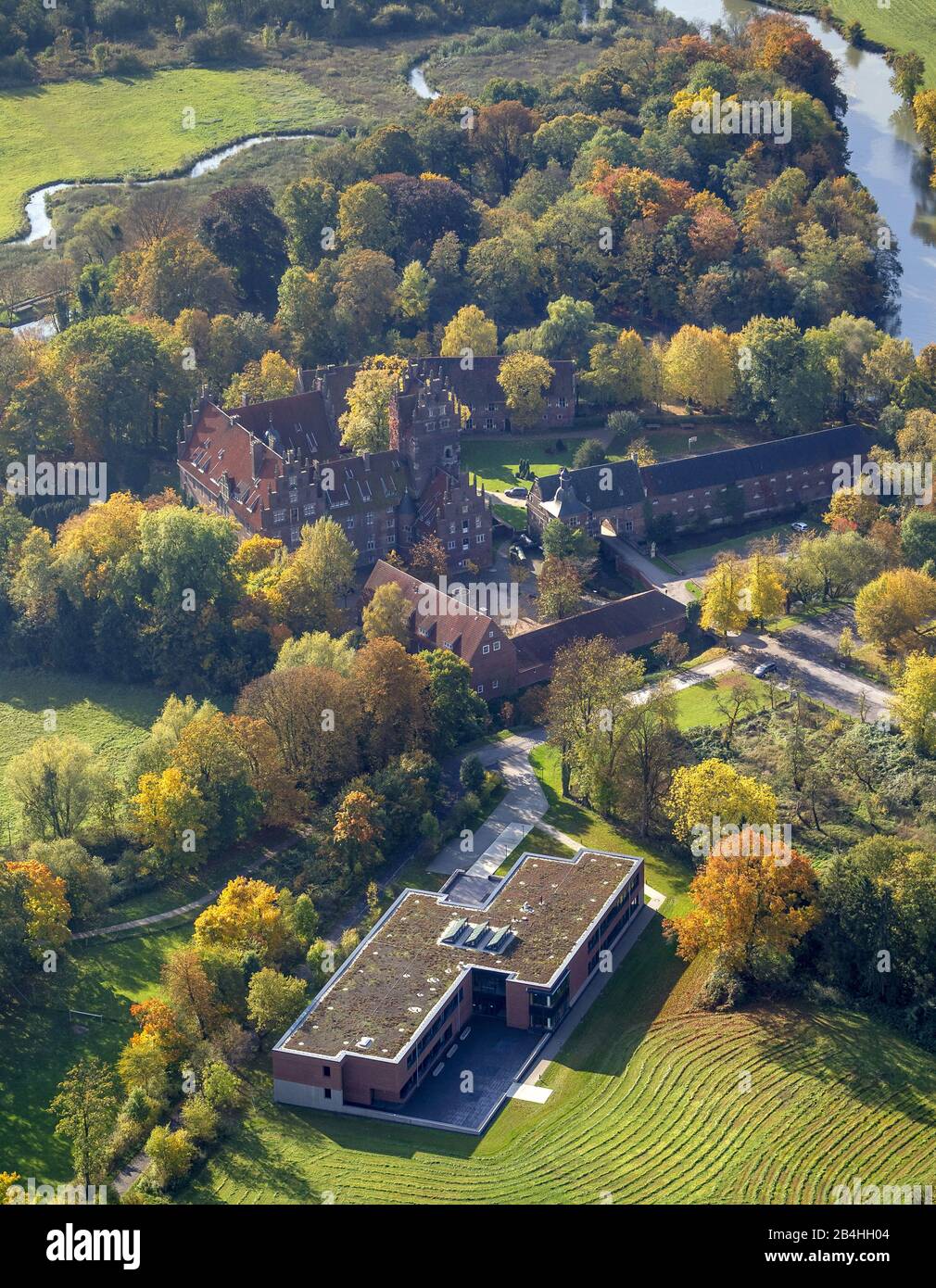 , Water Castle and former Knights Castle Heessen, 24.10.2013, aerial ...