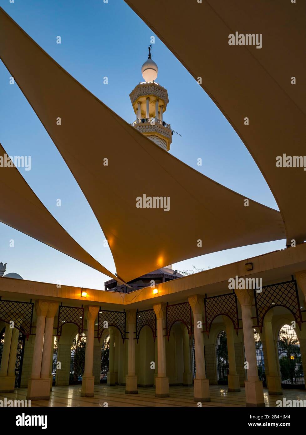 Mosque front view hi-res stock photography and images - Alamy