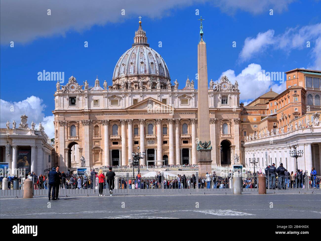 St. Peter's Square with obelisk and St. Peter's Basilica, Vatican, Rome ...