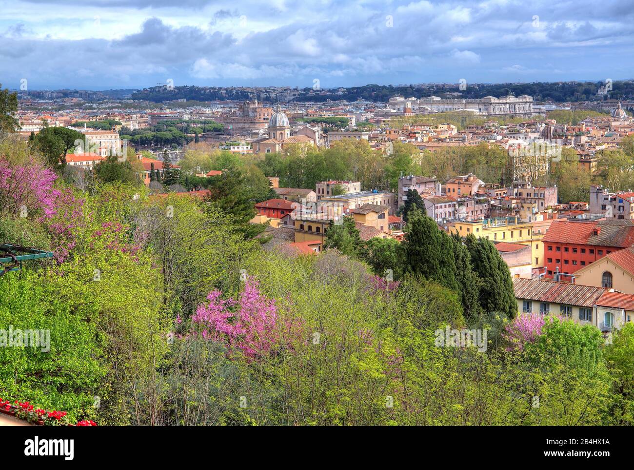 Panorama of the old town from gianicolo hill hi-res stock photography ...