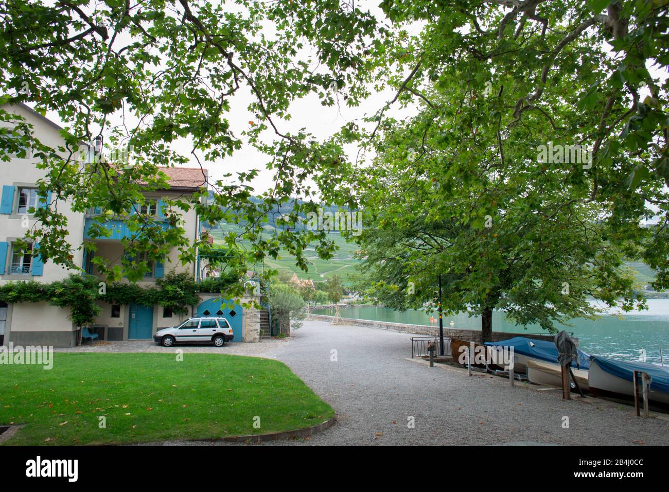 Swiss village Cully alongside Lake Geneva, Vaud, Switzerland Stock ...