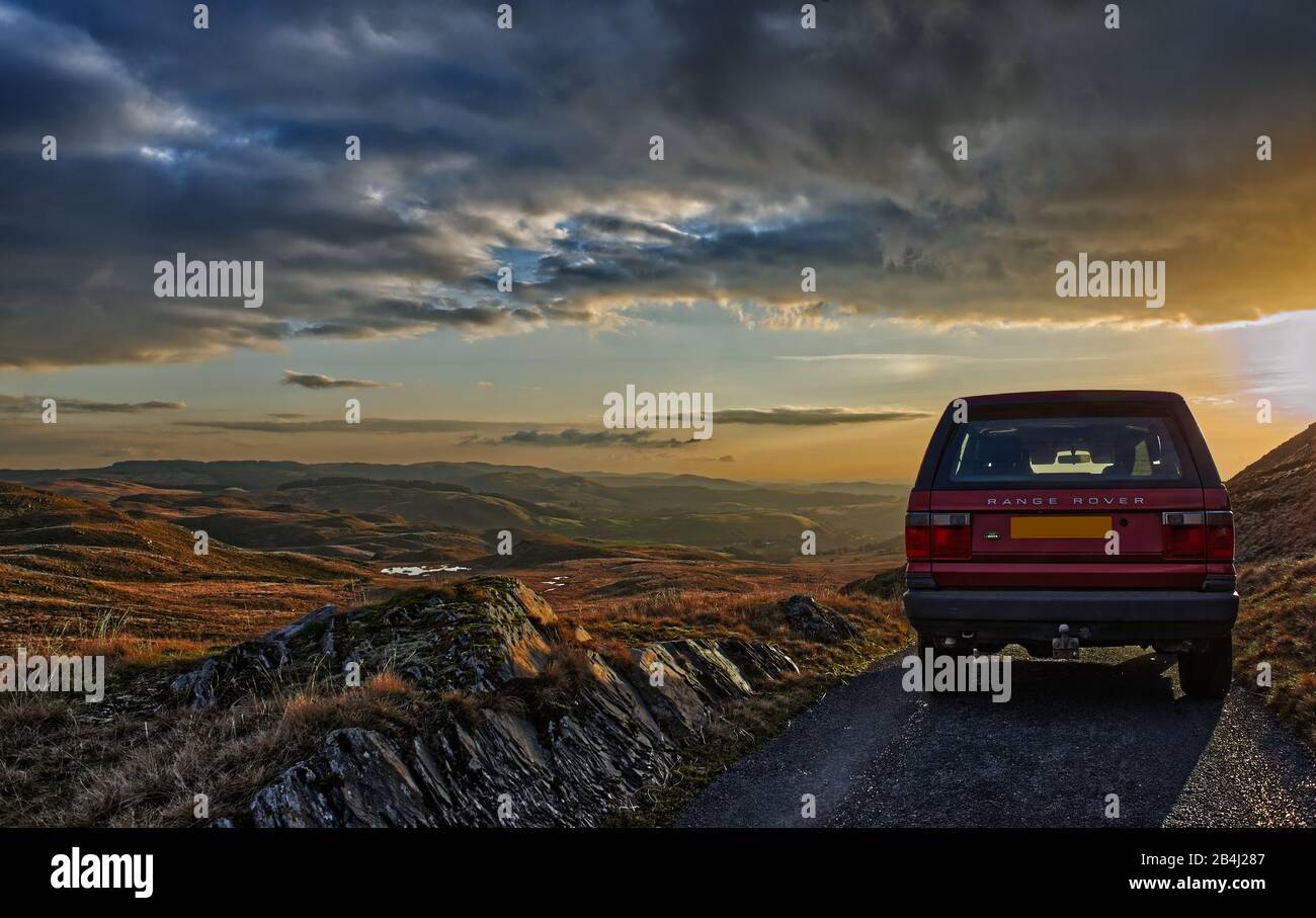 Range rover wales hi-res stock photography and images - Alamy