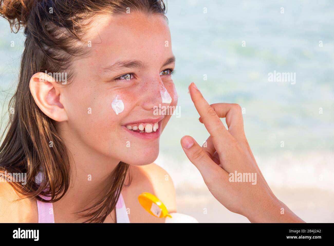 Portrait girl freckles hi-res stock photography and images - Alamy