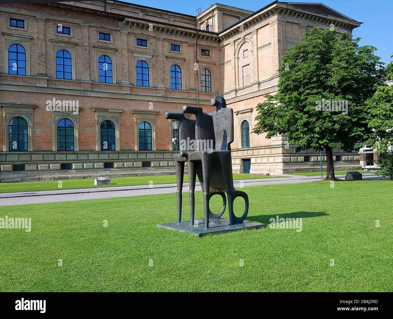 From the middle ages to the 18th century hi-res stock photography and ...