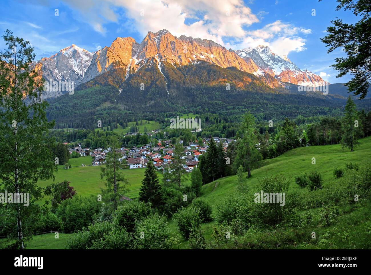 Panorama village in valley hi-res stock photography and images - Alamy