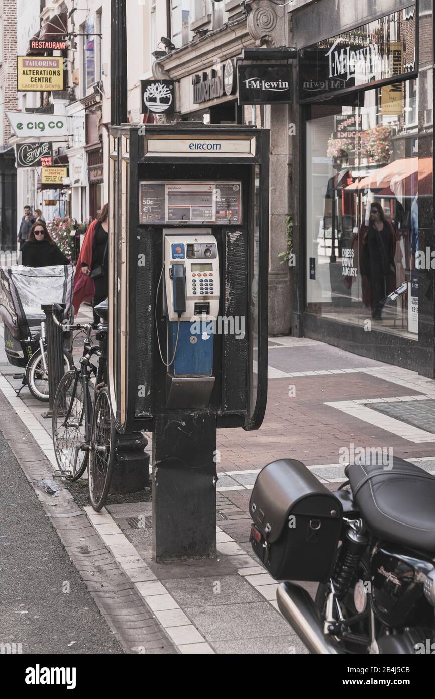 Phone box ireland hi-res stock photography and images - Alamy