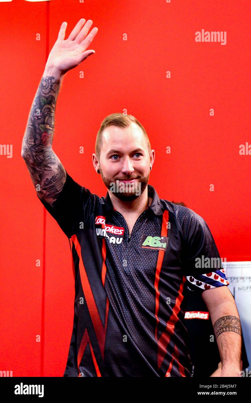 Danny noppert darts hi-res stock photography and images - Alamy