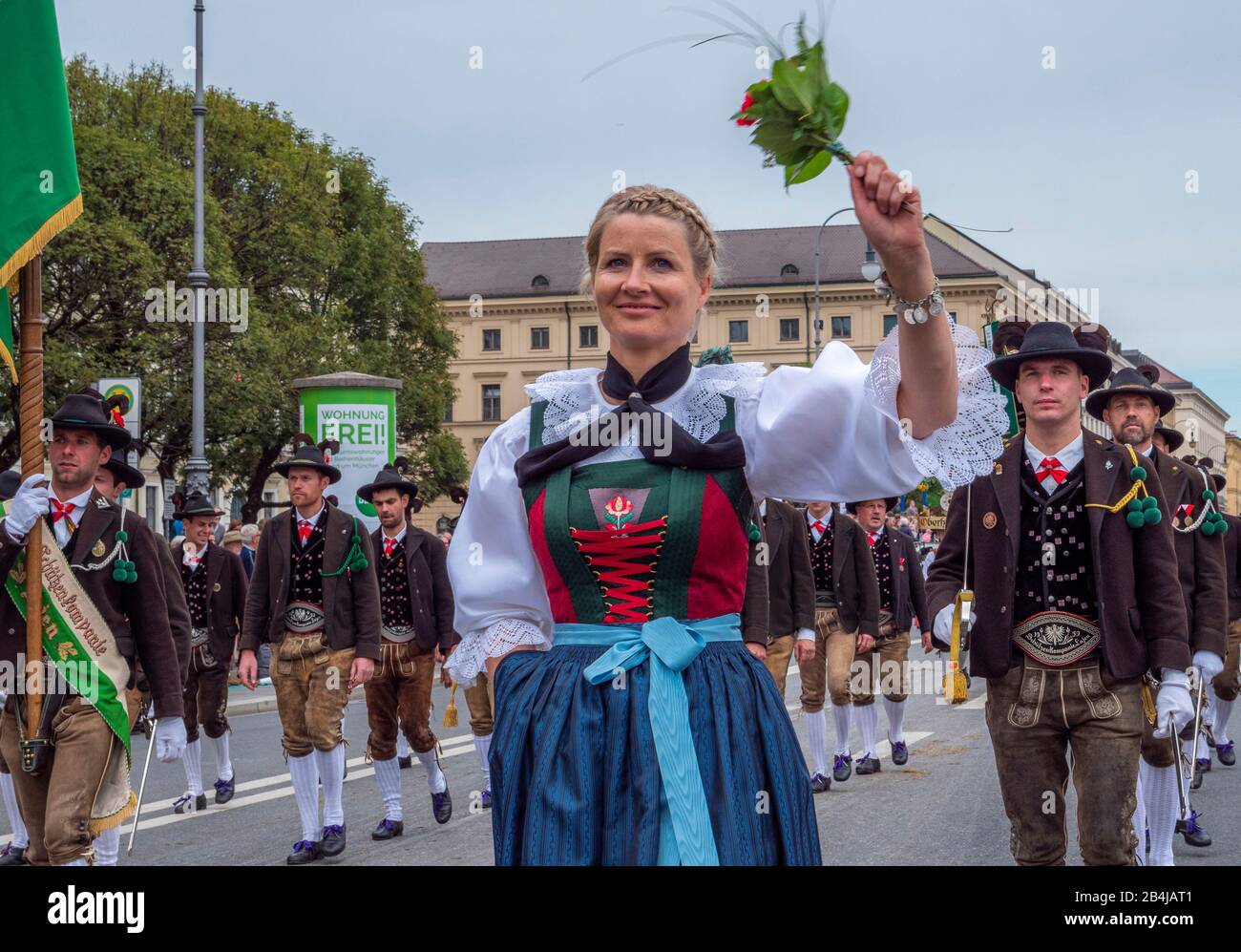 Traditional Costume - and marksmen's parade to the Oktoberfest, Munich ...