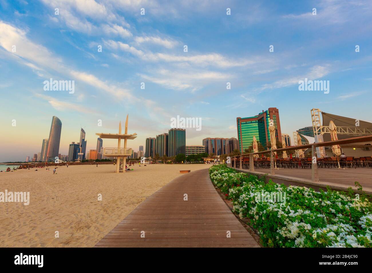 abu dhabi corniche Stock Photo - Alamy