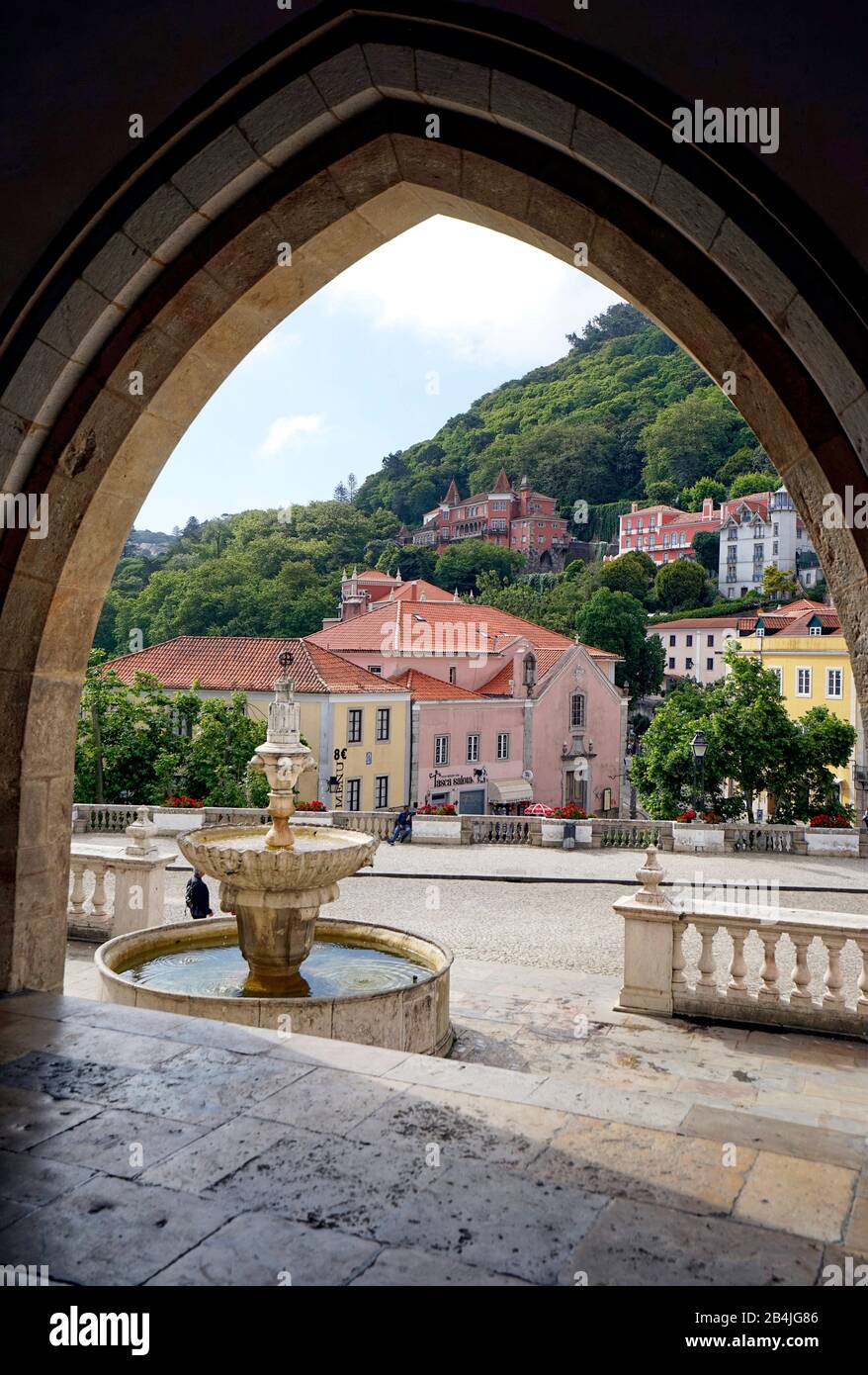 Fountain sintra portugal hi-res stock photography and images - Alamy