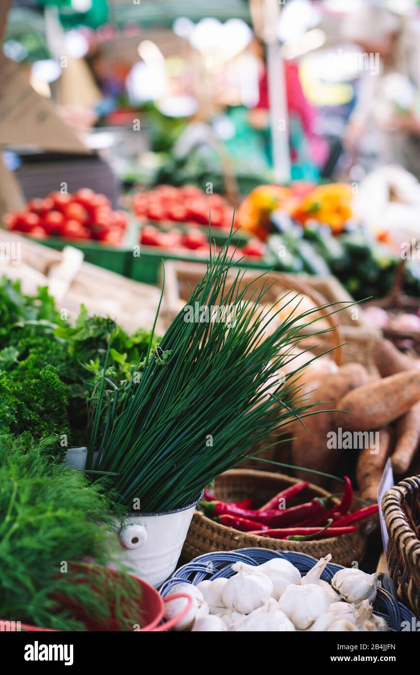 Herb market stall hi-res stock photography and images - Alamy