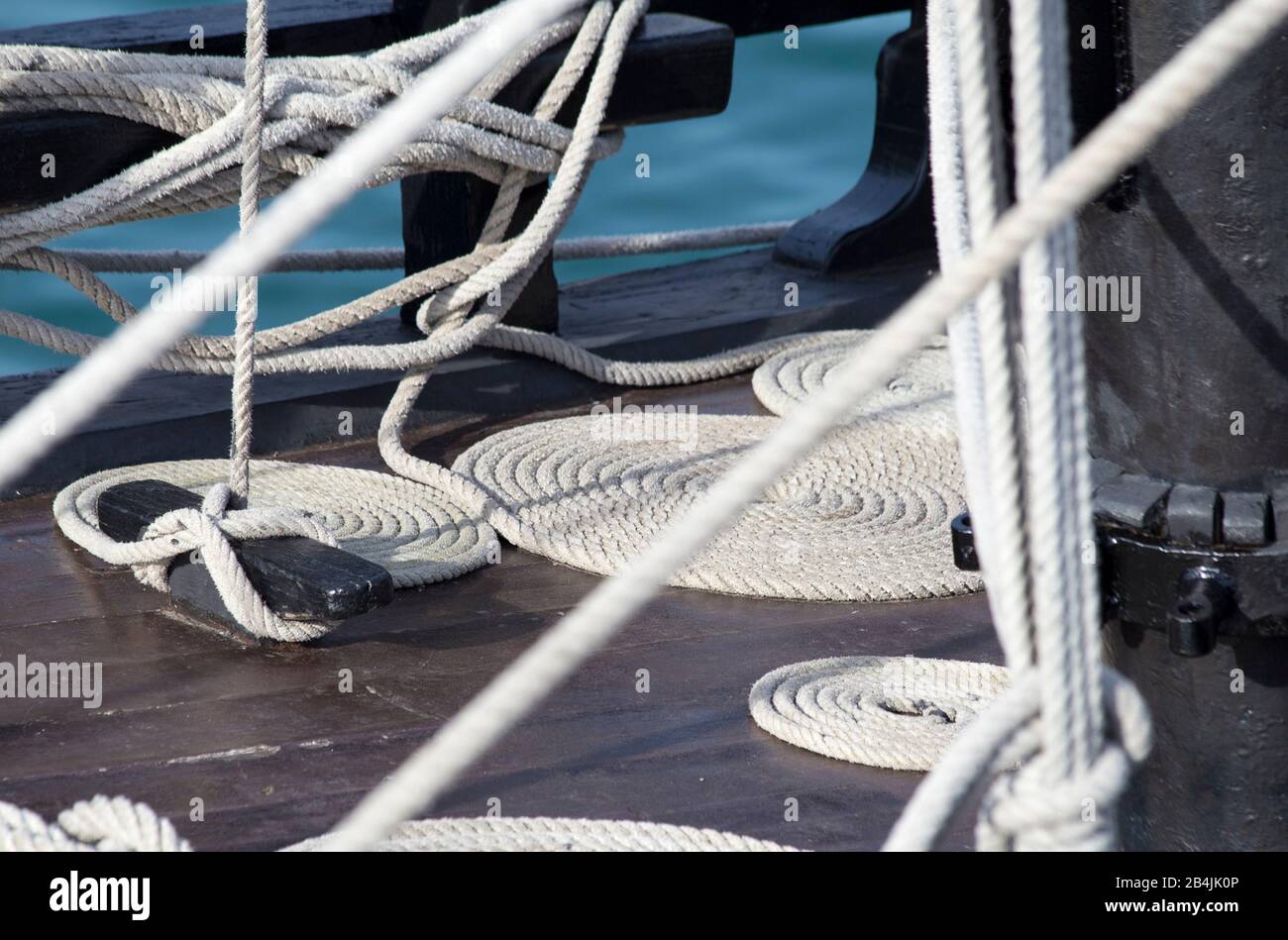 Ropes Of Navigation High Resolution Stock Photography and Images - Alamy