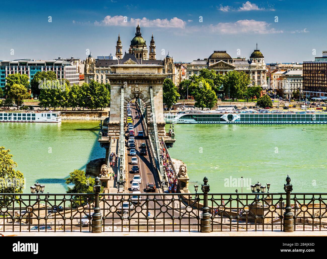 Budapest building in summertime hi-res stock photography and images - Alamy