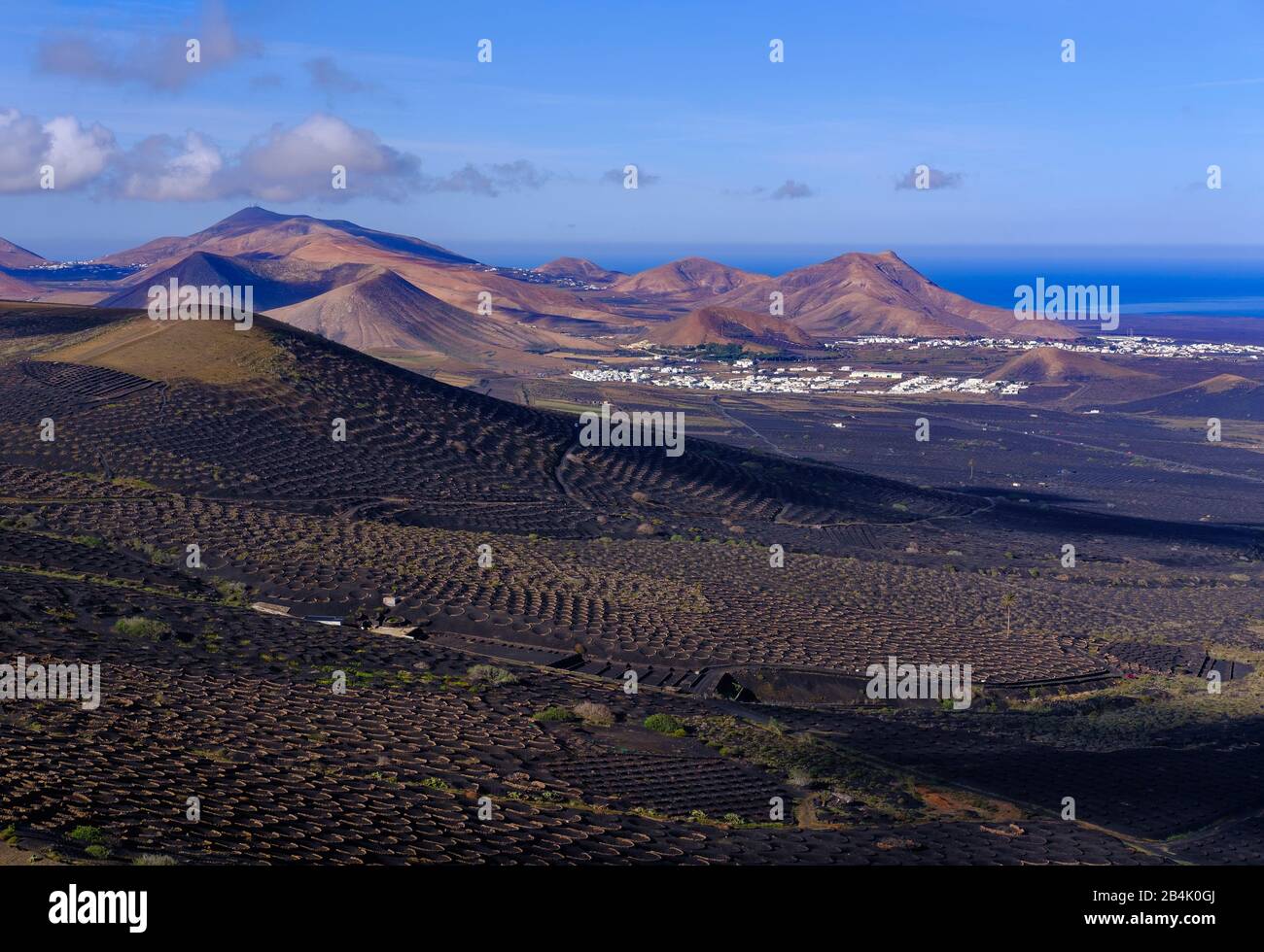 Yaiza village hi-res stock photography and images - Alamy
