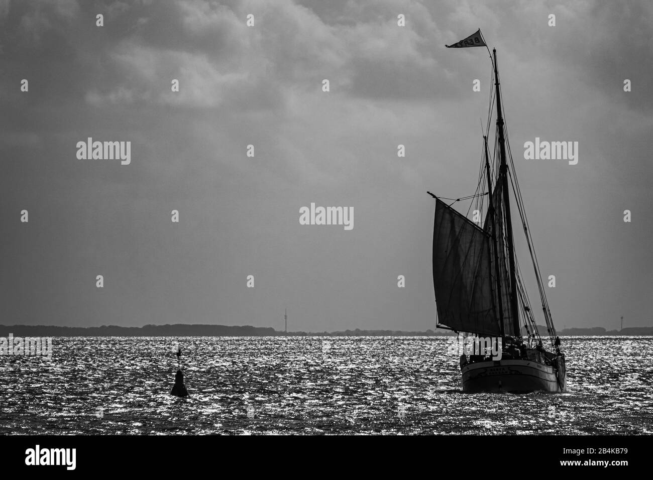 Sailors at sea hi-res stock photography and images - Alamy