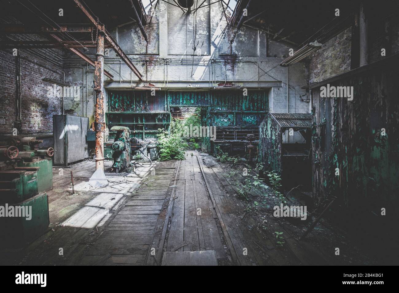 Roof damage factory hi-res stock photography and images - Alamy