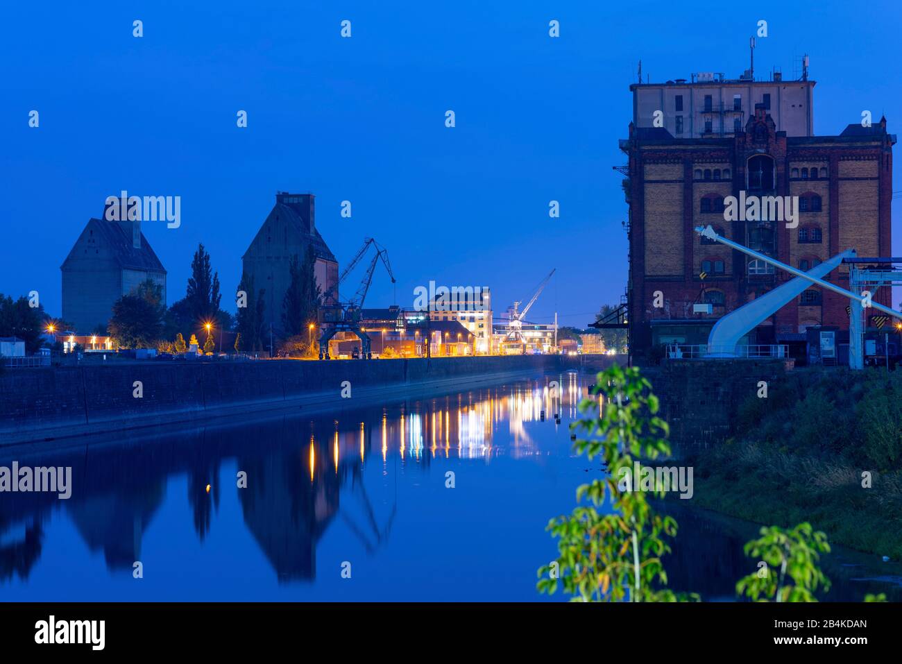 Germany, Saxony-Anhalt, Magdeburg, view into the old trading port, blue ...