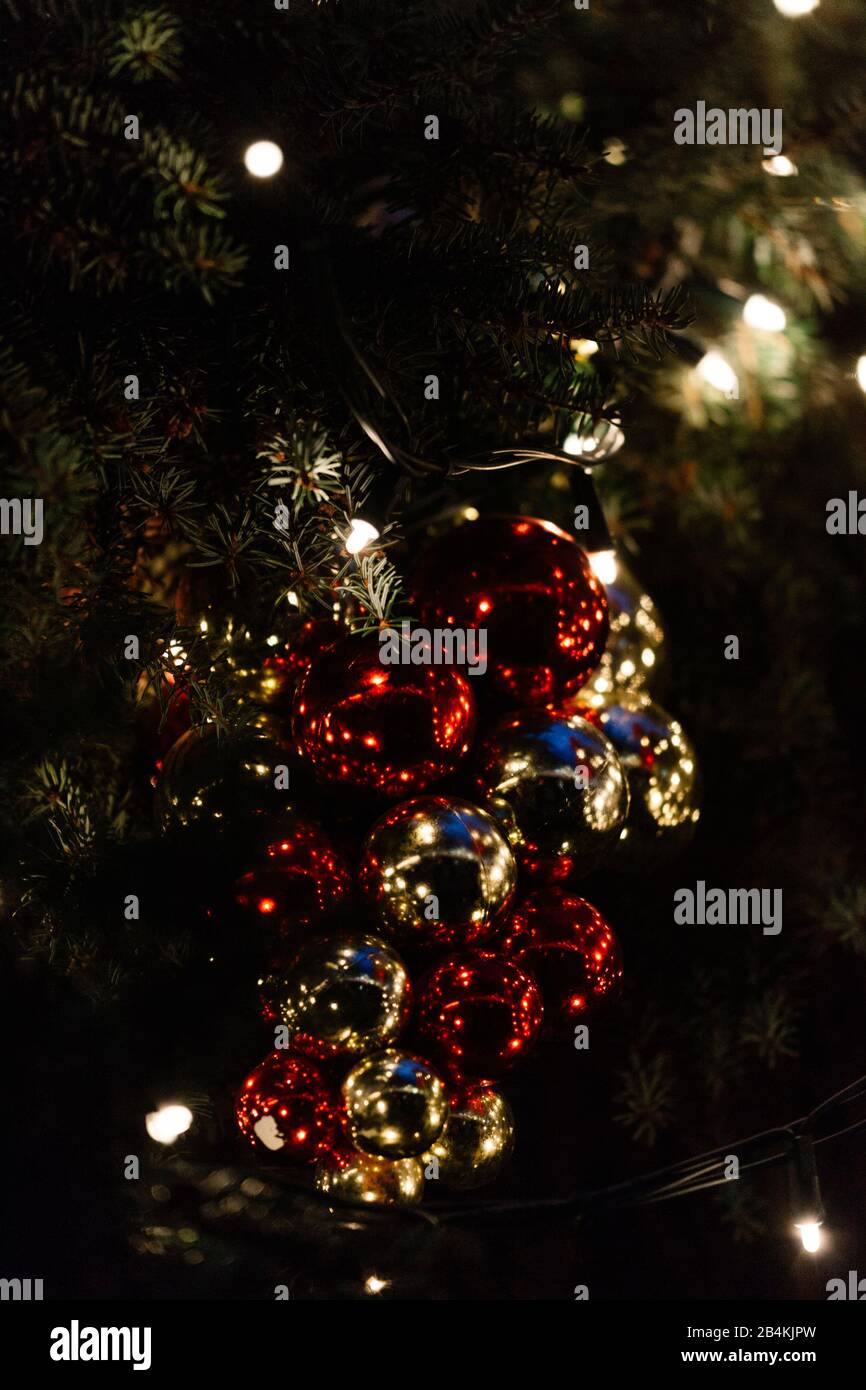 Shiny lights hi-res stock photography and images - Alamy