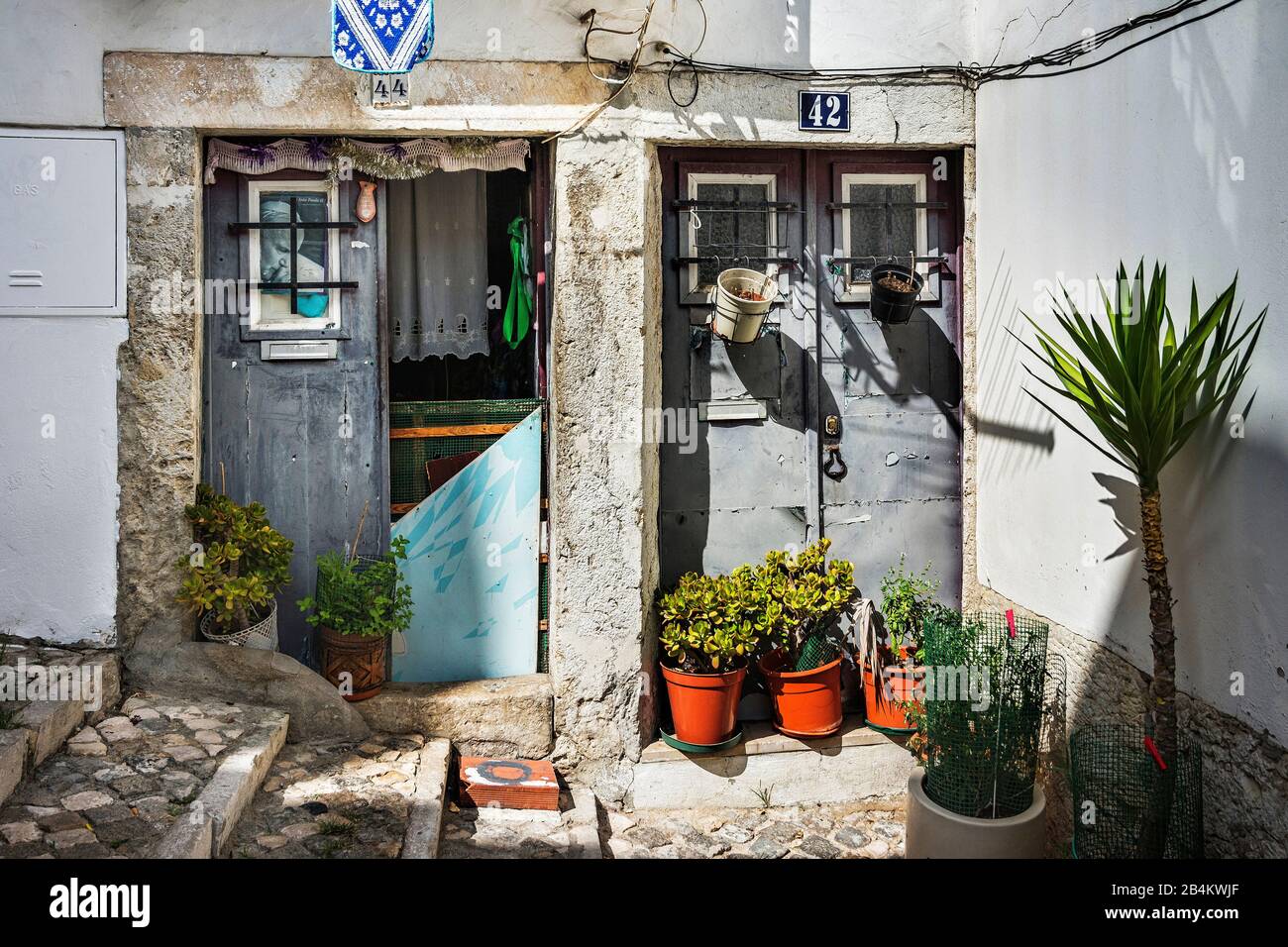 Simple visuals hi-res stock photography and images - Alamy