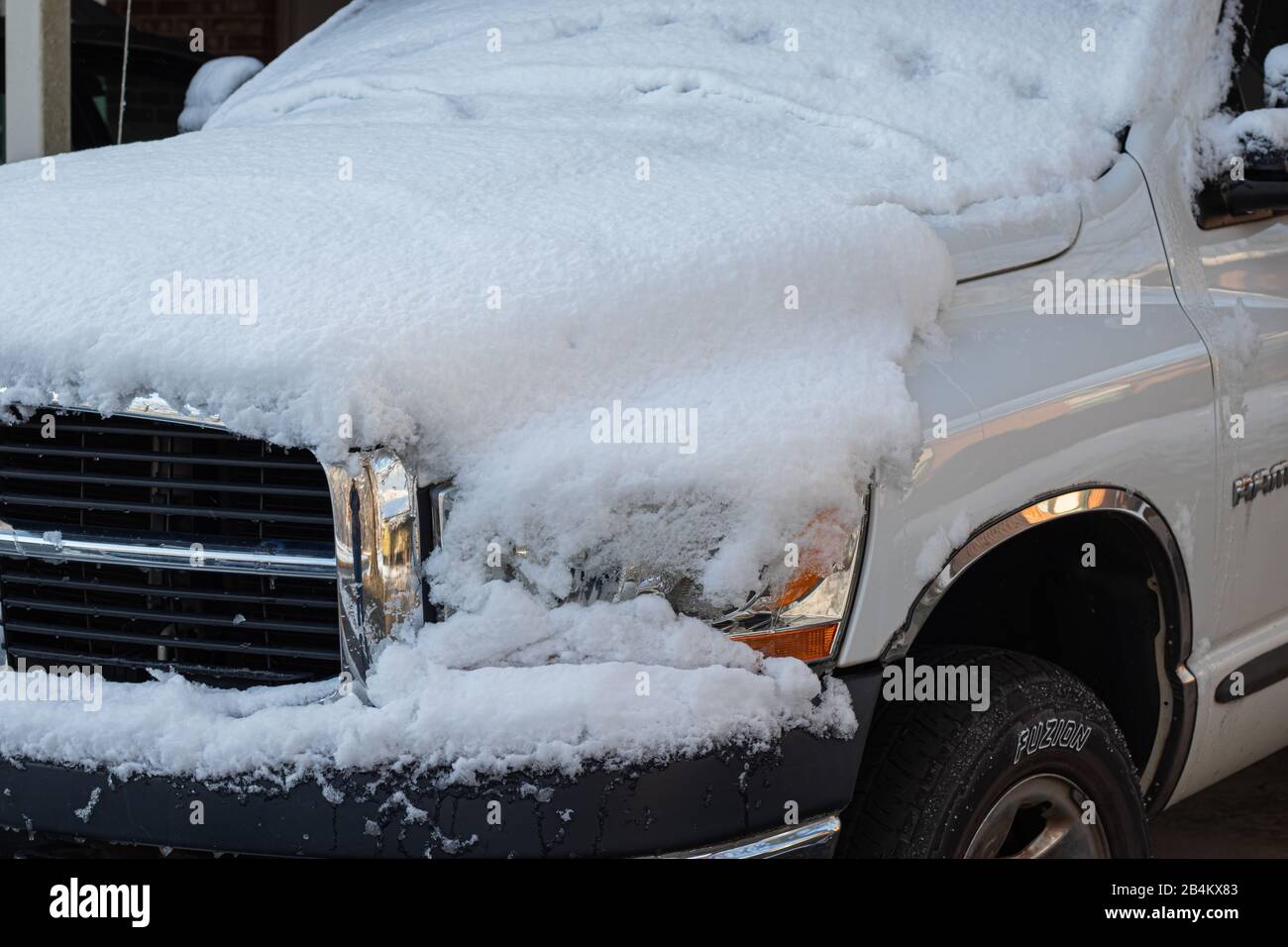 Truck stuck in snow hi-res stock photography and images - Alamy