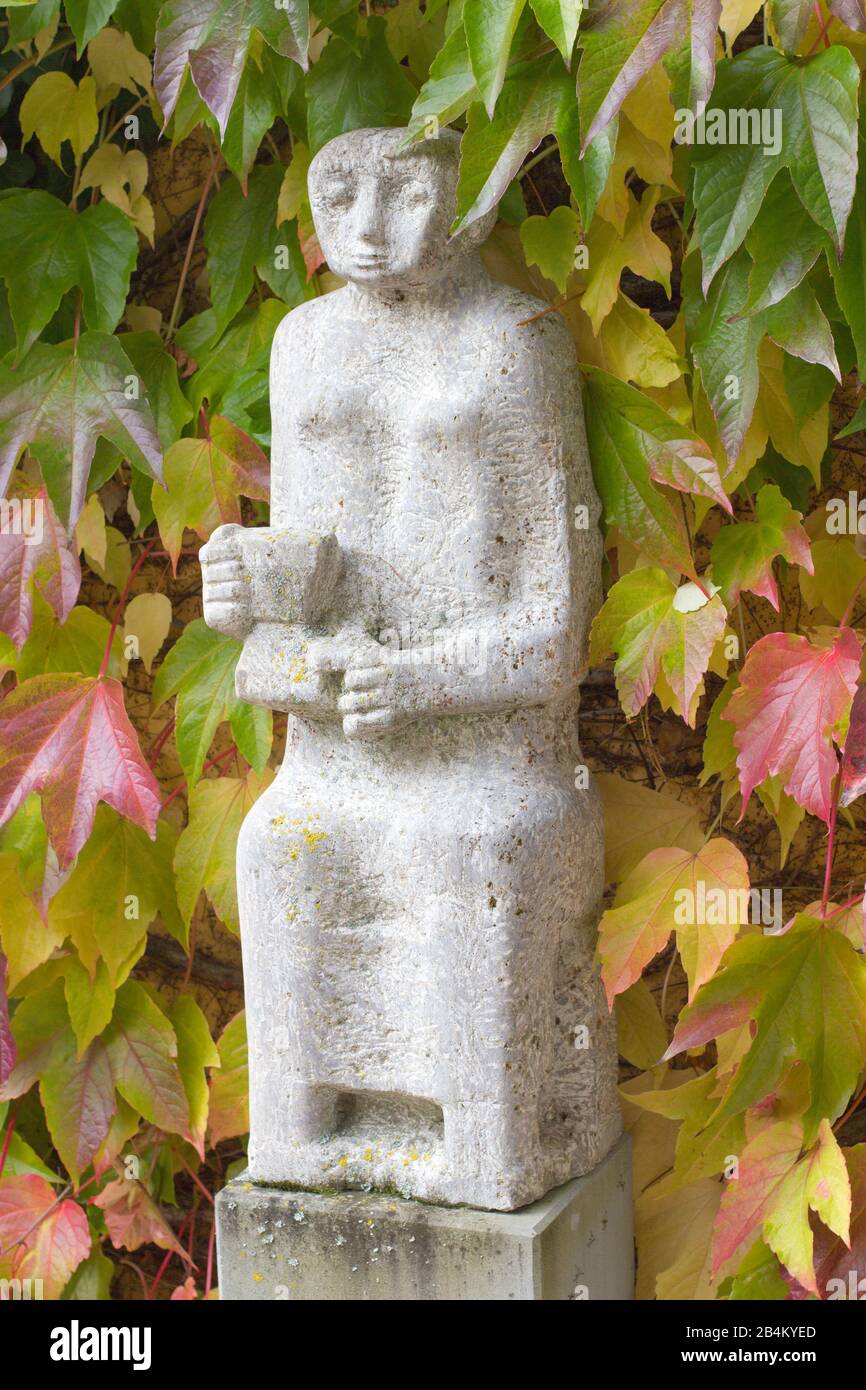 Stone figure in front hi-res stock photography and images - Alamy
