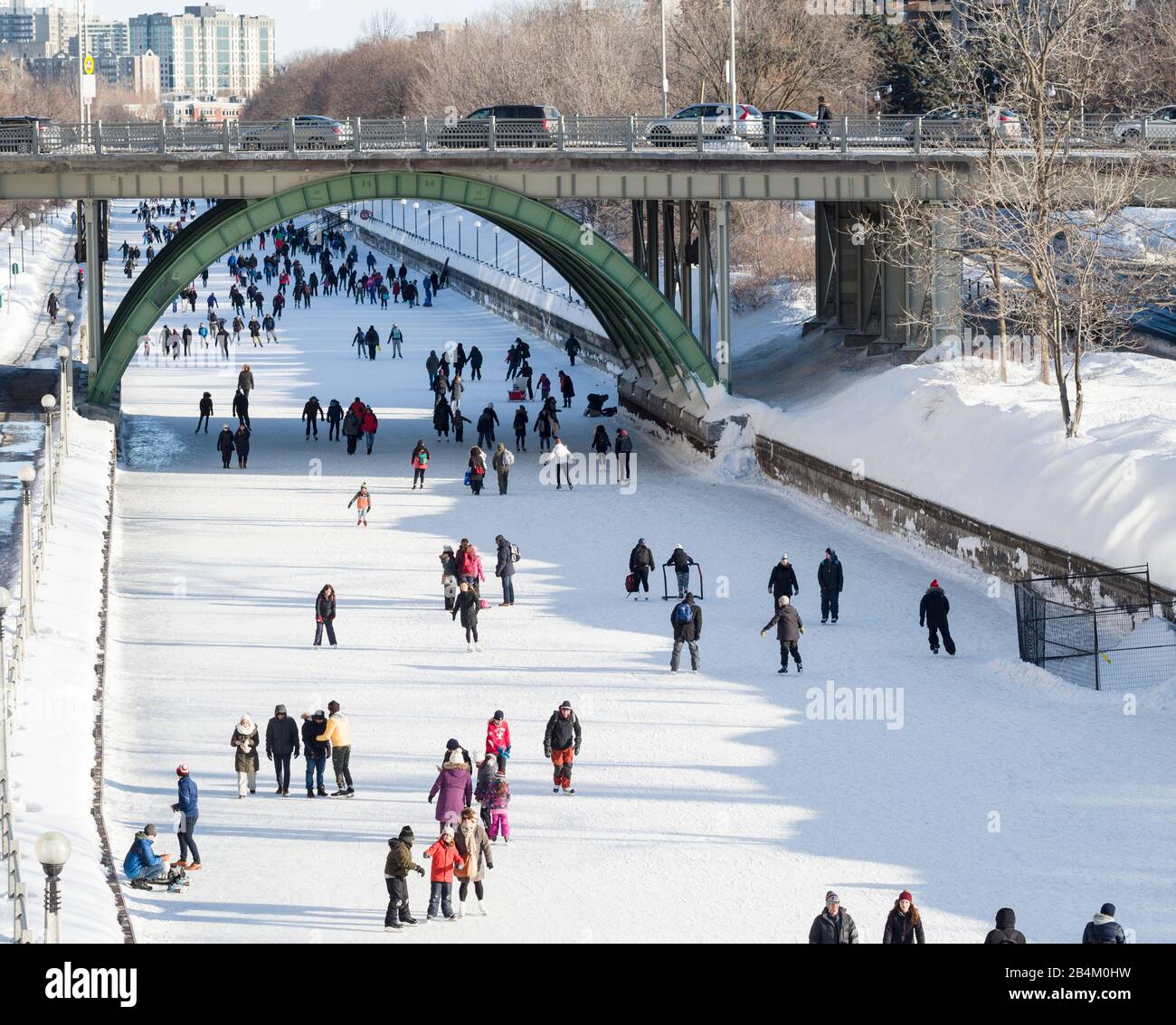 Skaters on Rideau Canal Skateway: Hundreds of skaters and walkers crowd ...