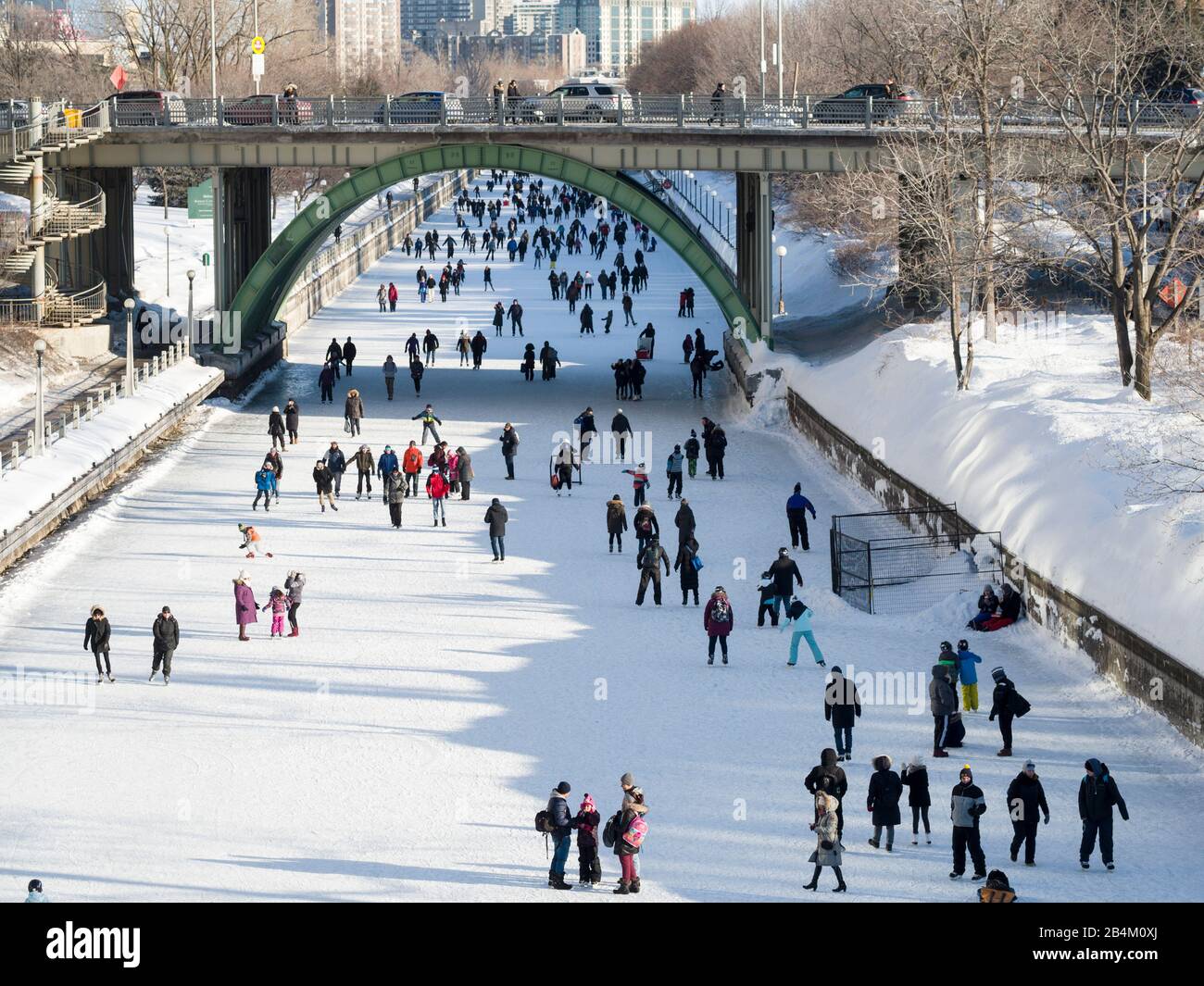Skaters on Rideau Canal Skateway: Hundreds of skaters and walkers crowd ...