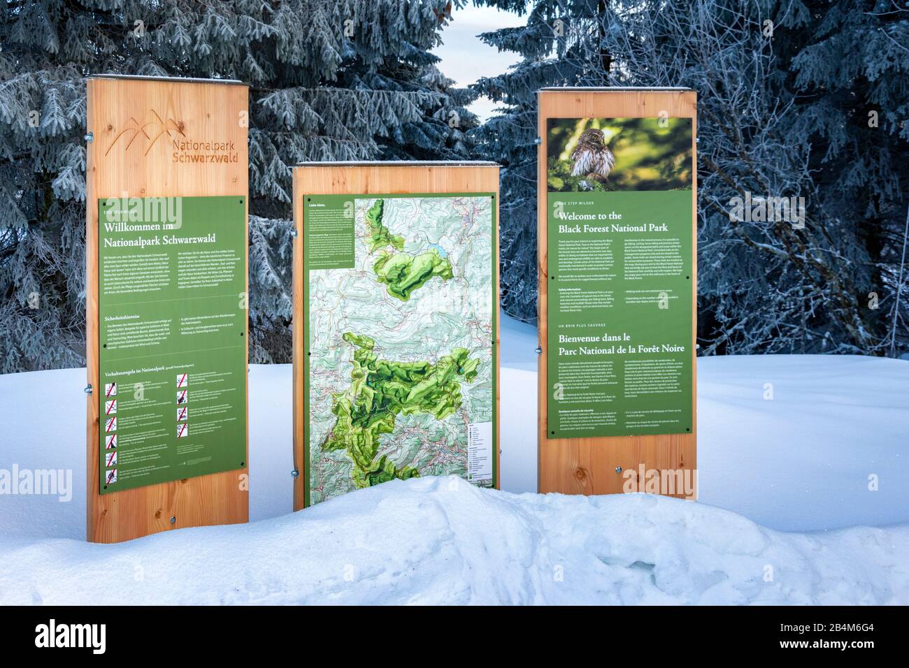 Park info boards hi-res stock photography and images - Alamy