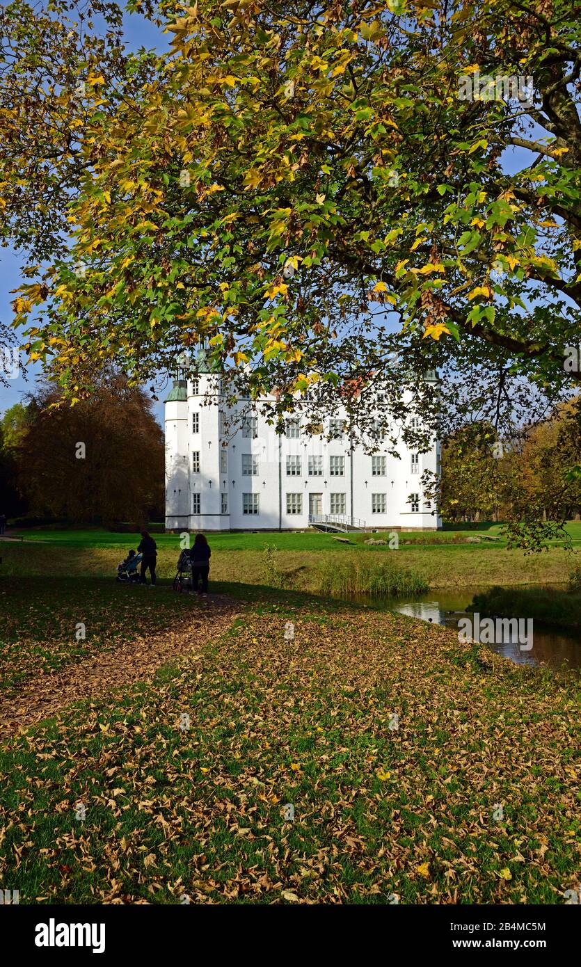 Europe, Germany, Schleswig-Holstein, Ahrensburg, Ahrensburg moated ...