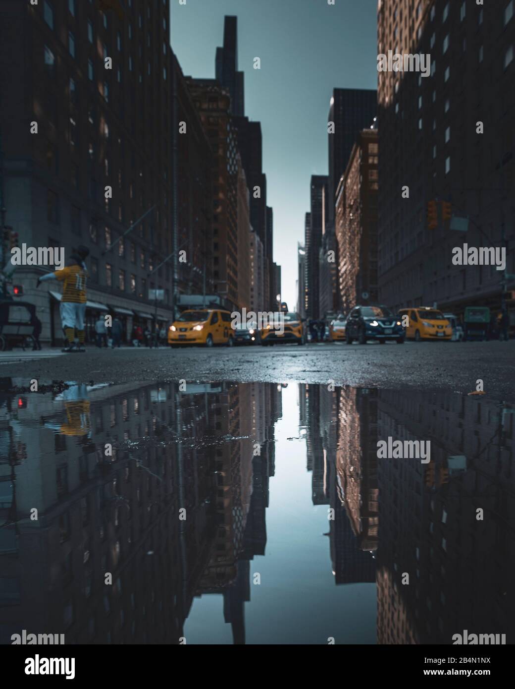 Urban canyon new york hi-res stock photography and images - Alamy