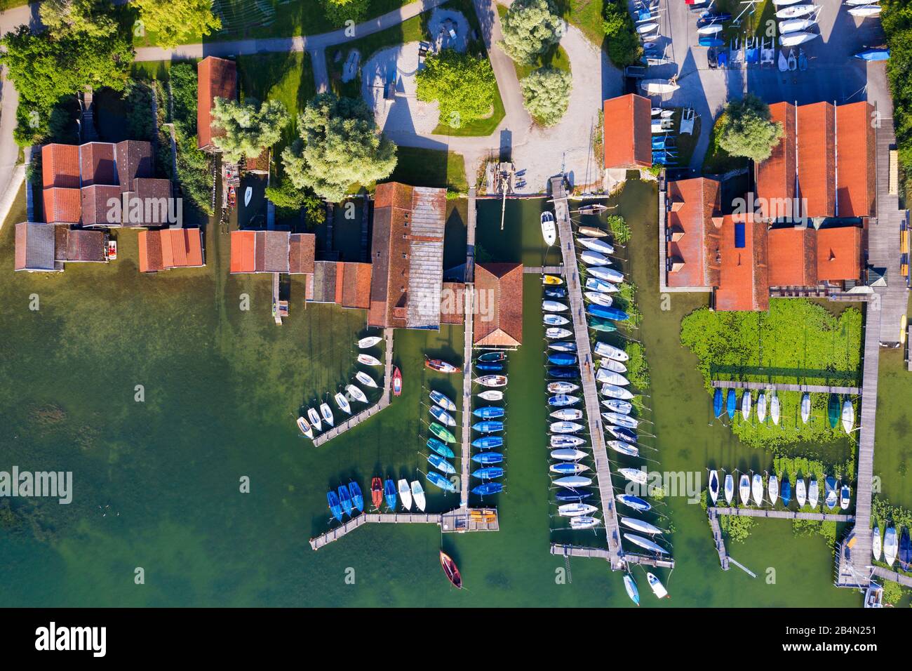 Boathouses and jetties at lake ammer hi-res stock photography and ...
