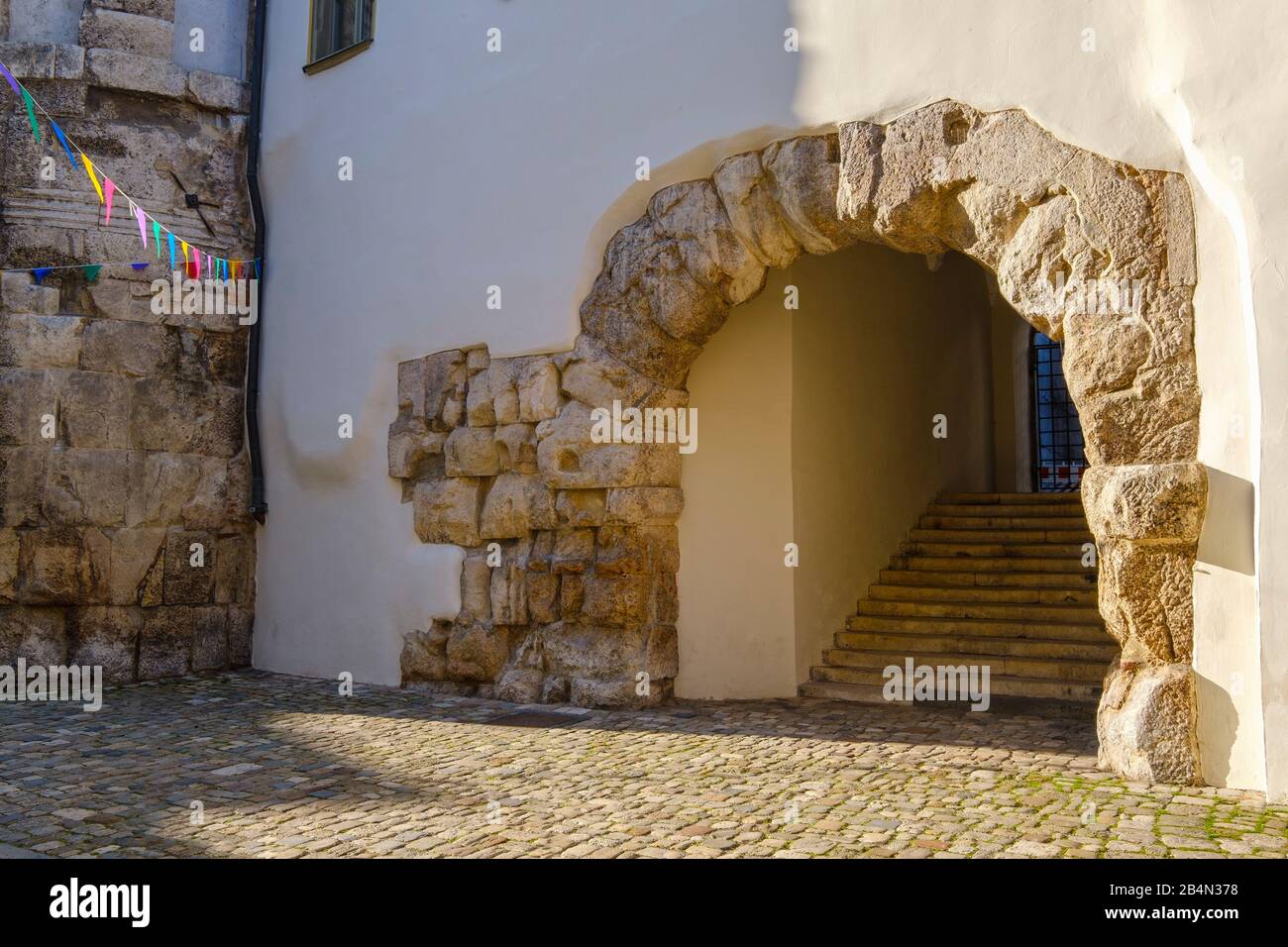 Roman gate Porta praetoria, Altstadt Regensburg, Upper Palatinate ...
