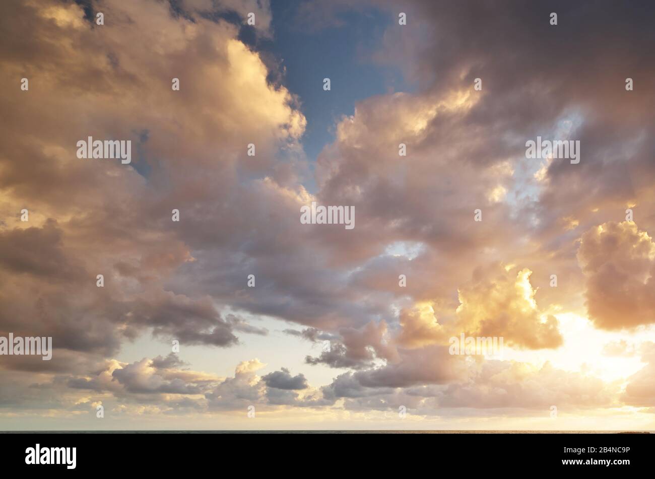 Beautiful sky sunset clouds. Nature skyscape Stock Photo - Alamy