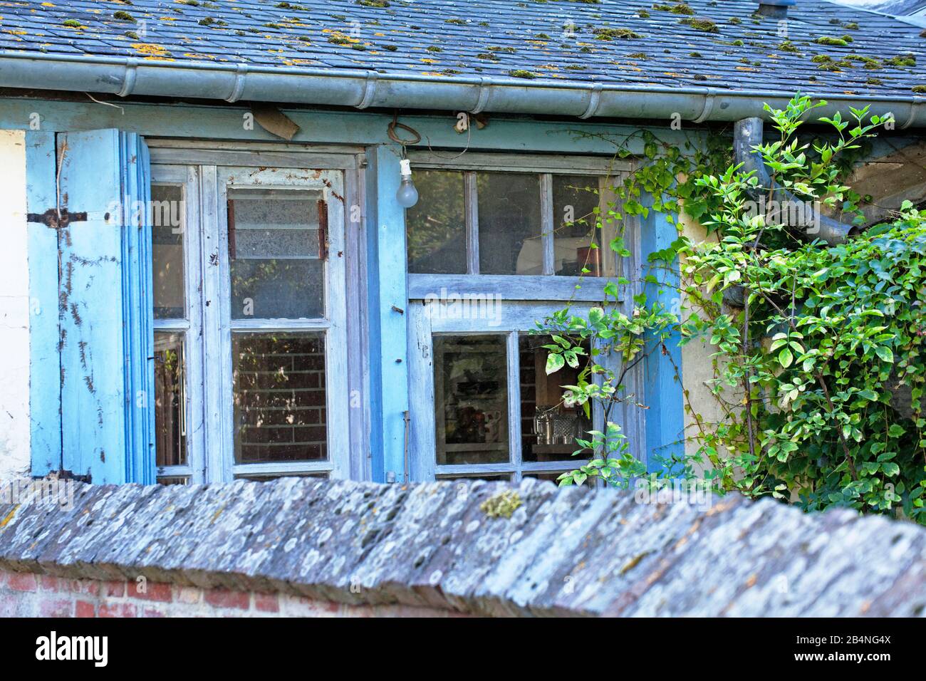 Poor villages hi-res stock photography and images - Alamy