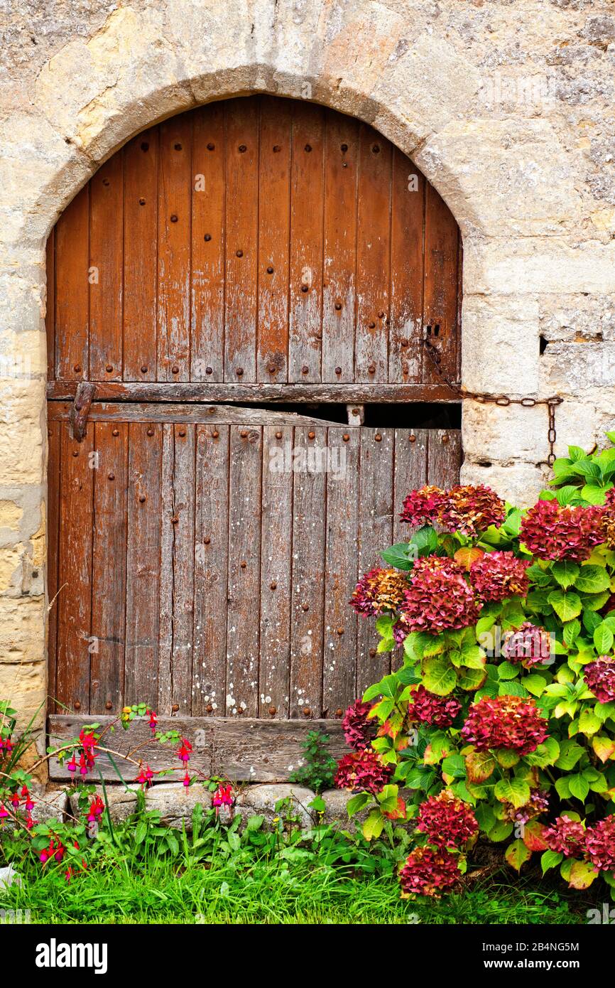 Old farm gate hi-res stock photography and images - Alamy