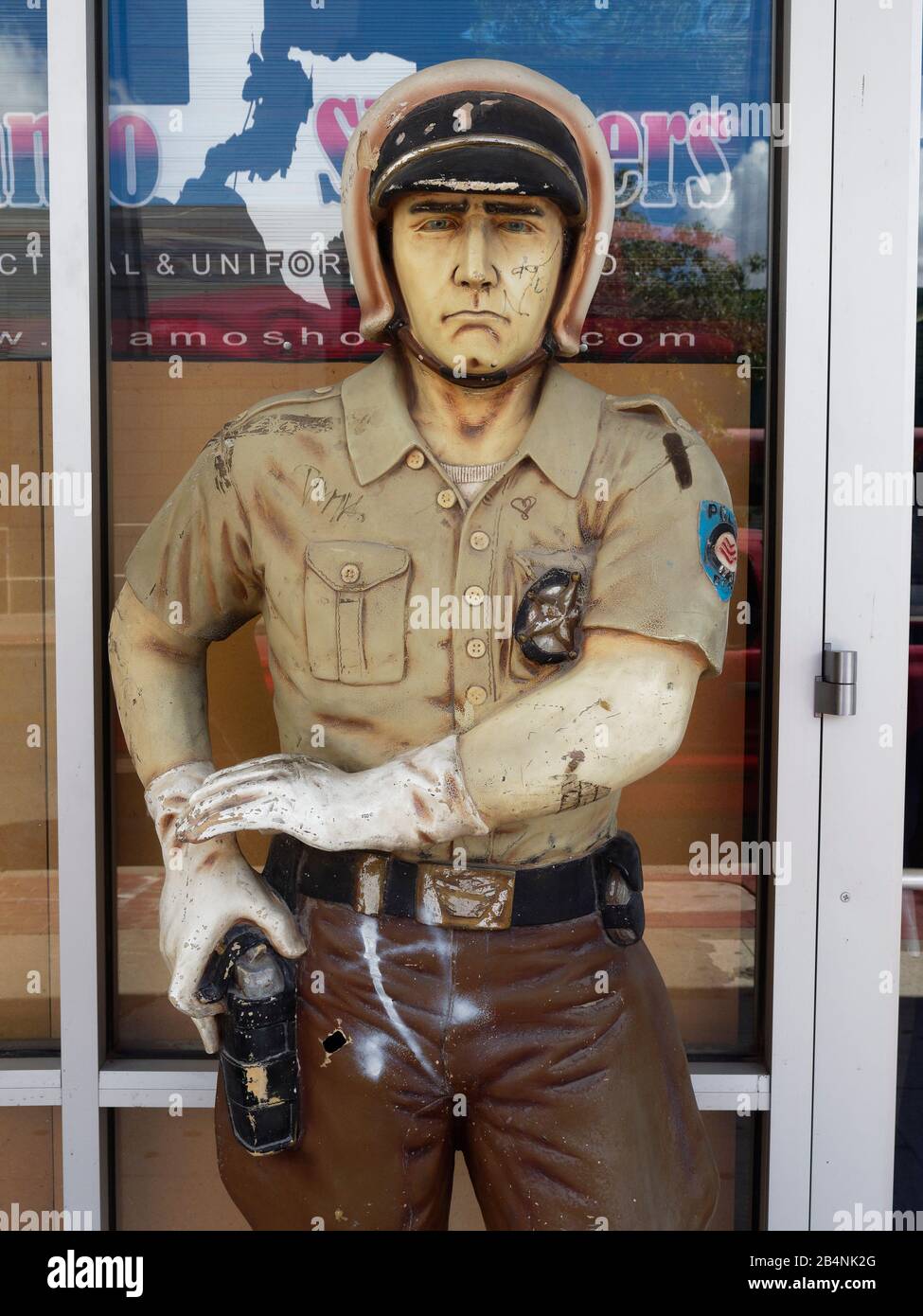 Police mannequin hi-res stock photography and images - Alamy