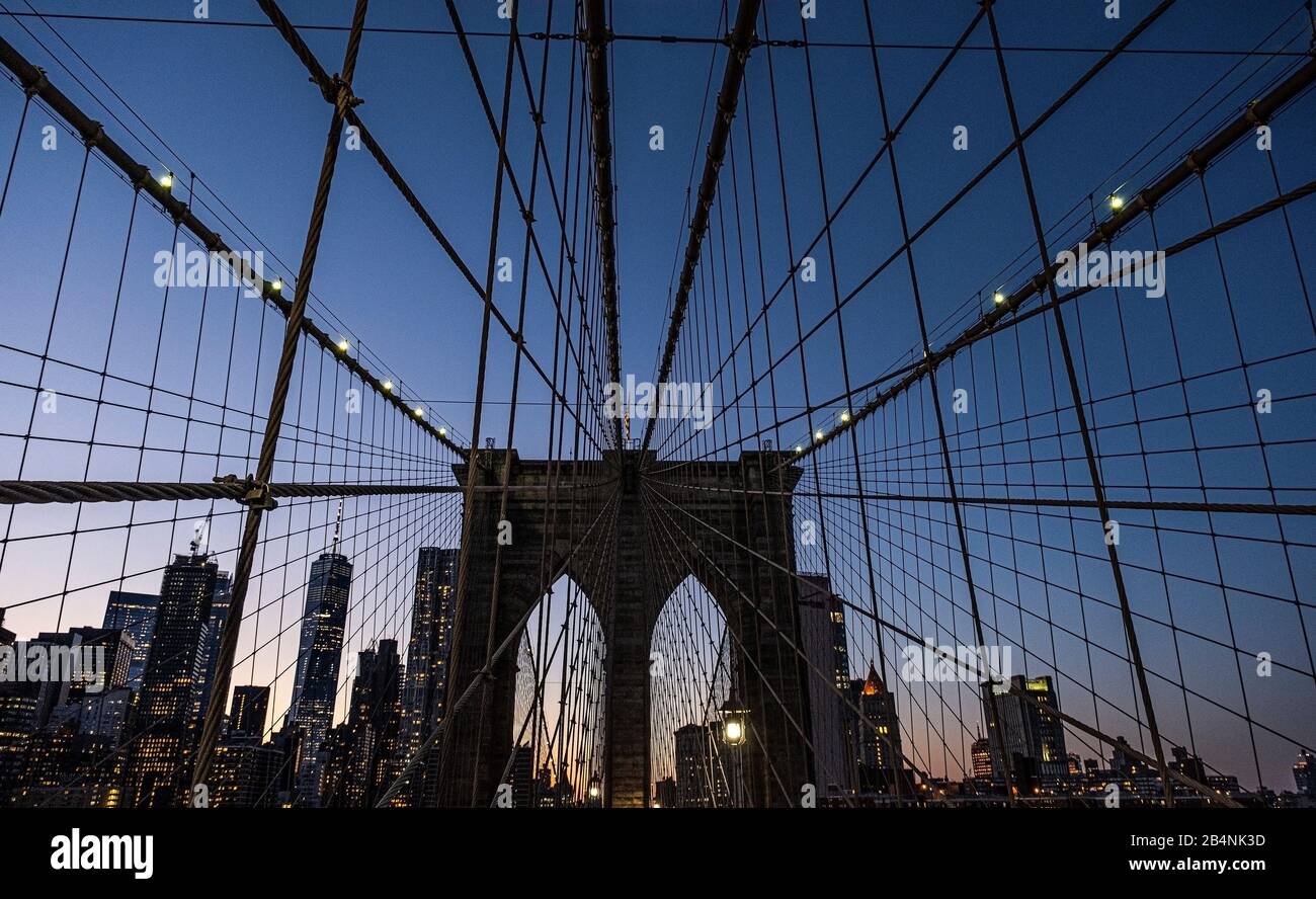 Different angles of the Brooklyn bridge Stock Photo - Alamy
