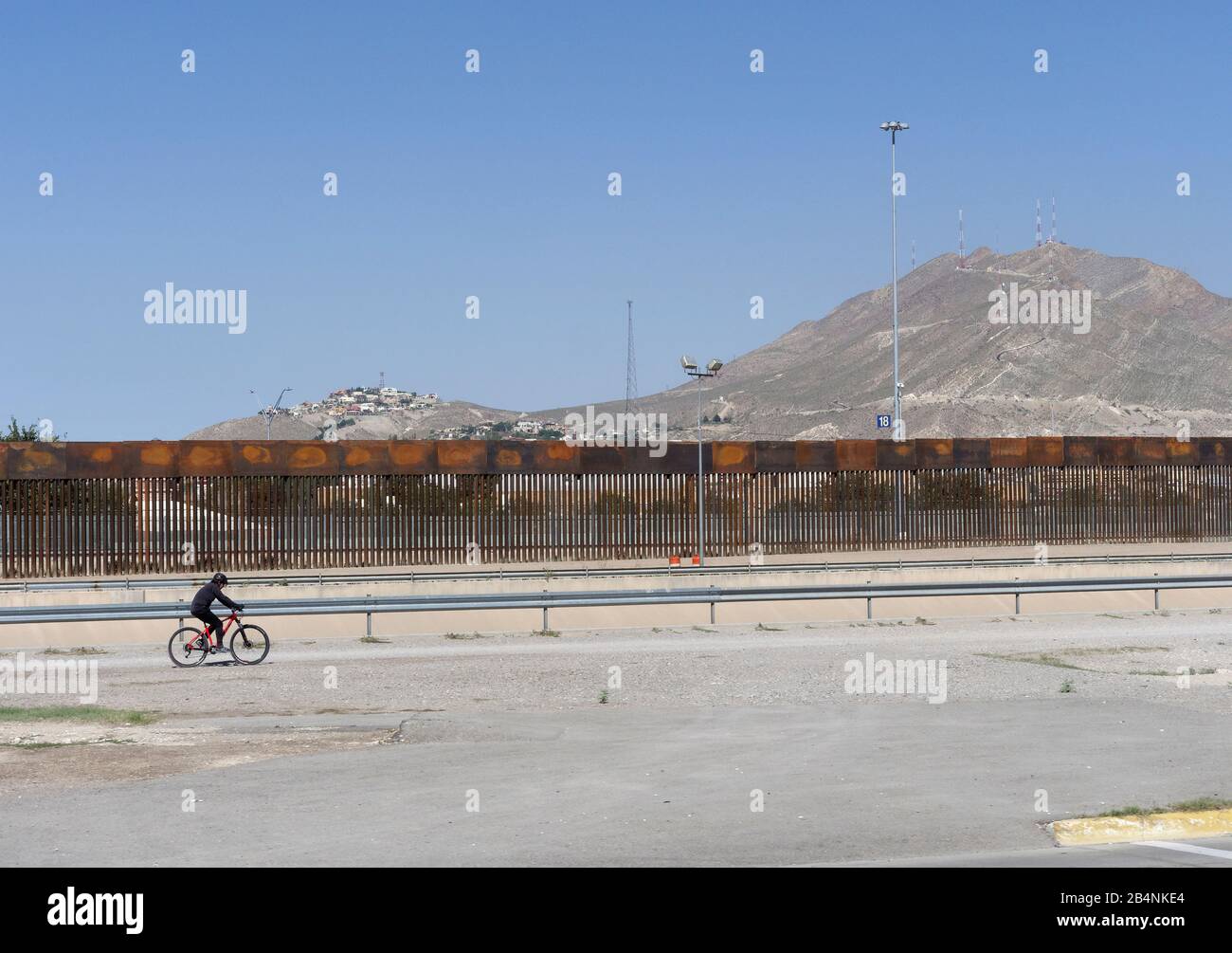 Mexico - USA border wall Stock Photo - Alamy