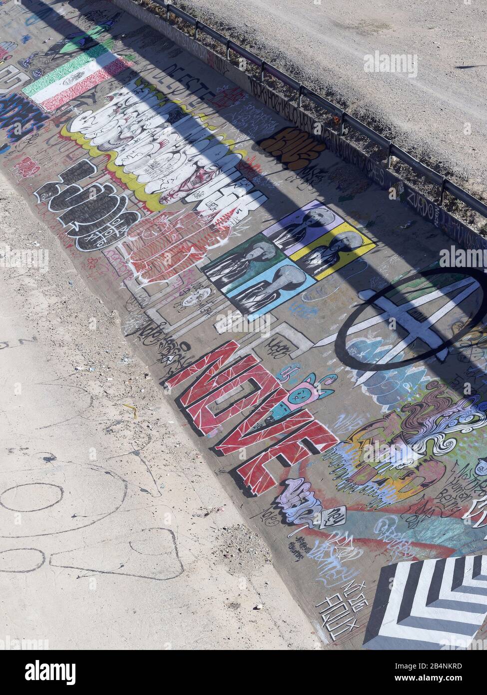 Paso del norte stanton street bridge usa mexico border crossing hi-res ...