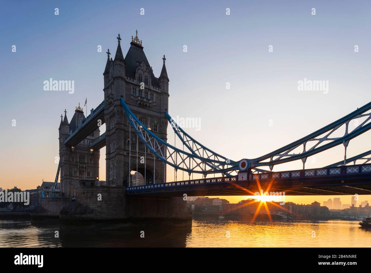 England, London, Tower Bridge at Dawn Stock Photo - Alamy