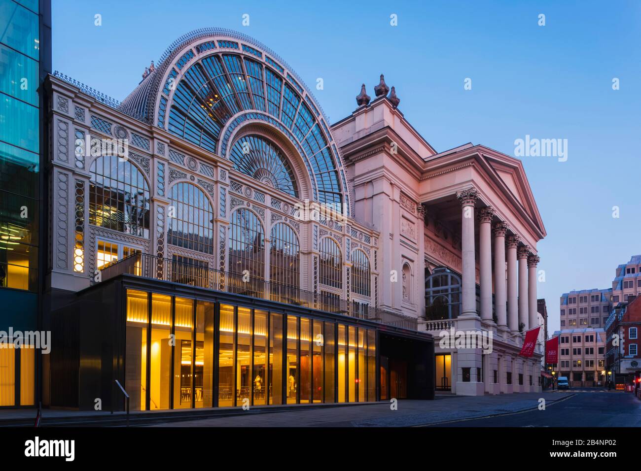 Royal opera house hi-res stock photography and images - Alamy