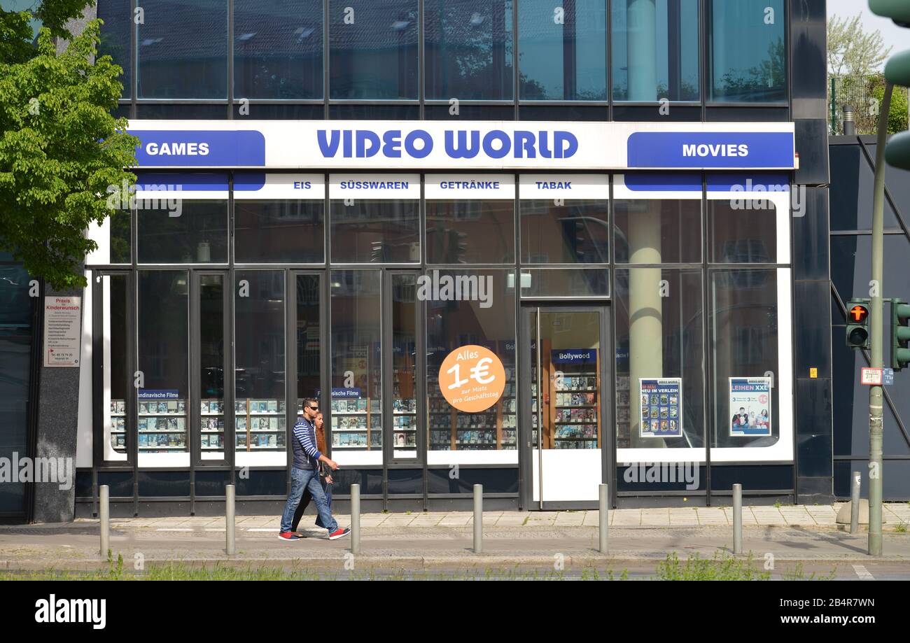 Videoworld hi-res stock photography and images - Alamy