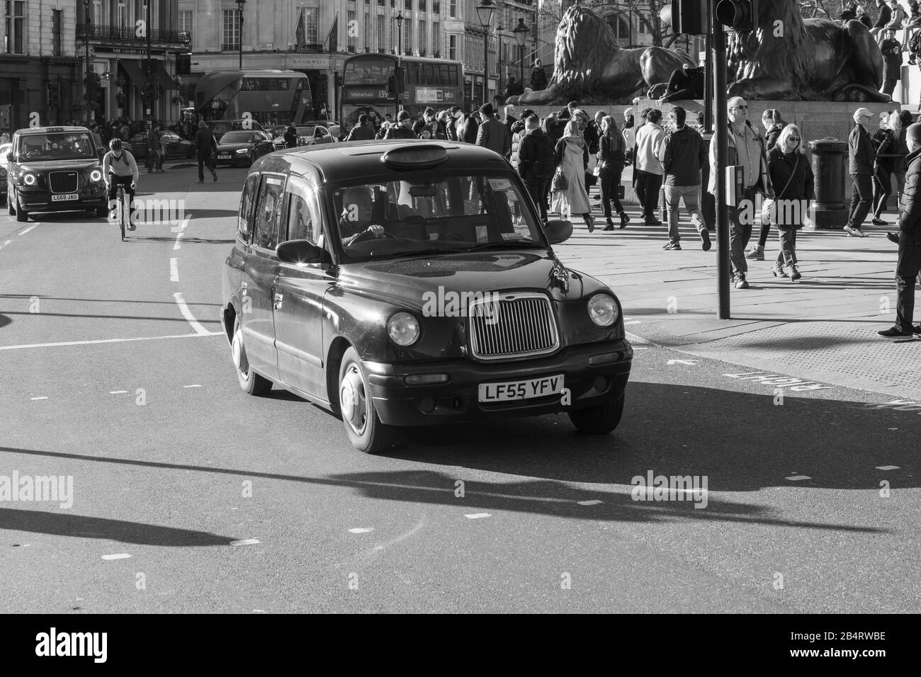 Traditional british taxi Black and White Stock Photos & Images - Alamy