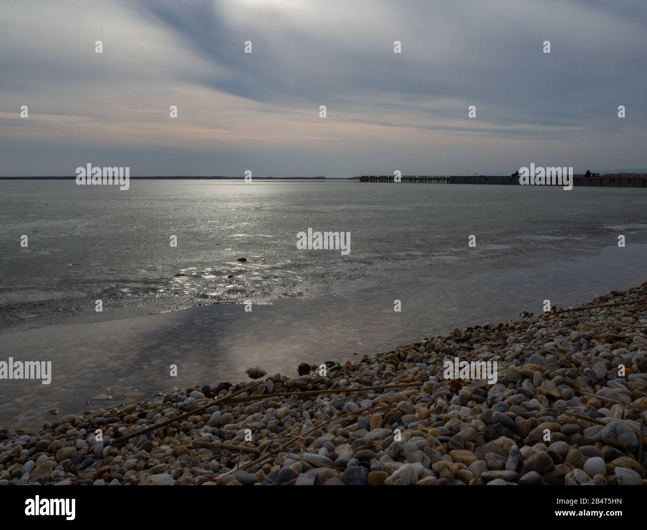 Landscape lake view hi-res stock photography and images - Alamy