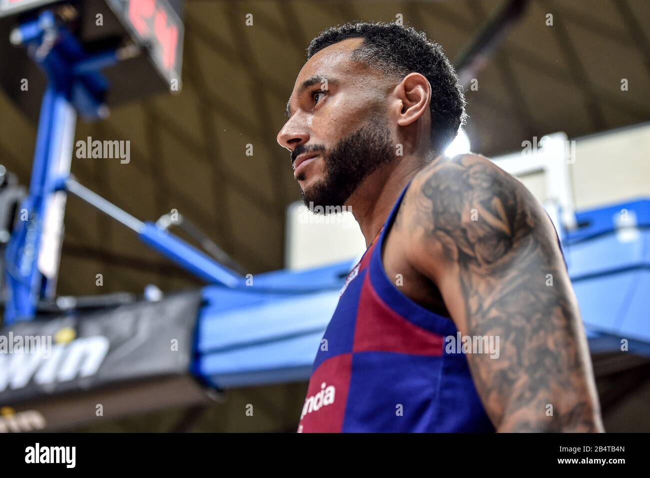 Basquetball match hi-res stock photography and images - Alamy
