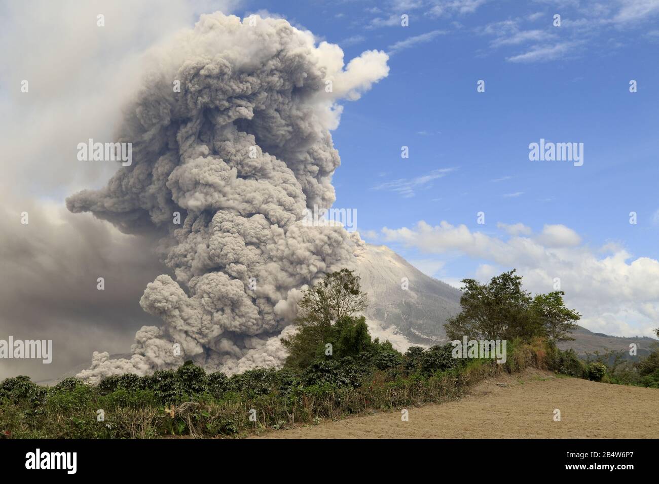 Volcanic pyroclastic flow hi-res stock photography and images - Alamy