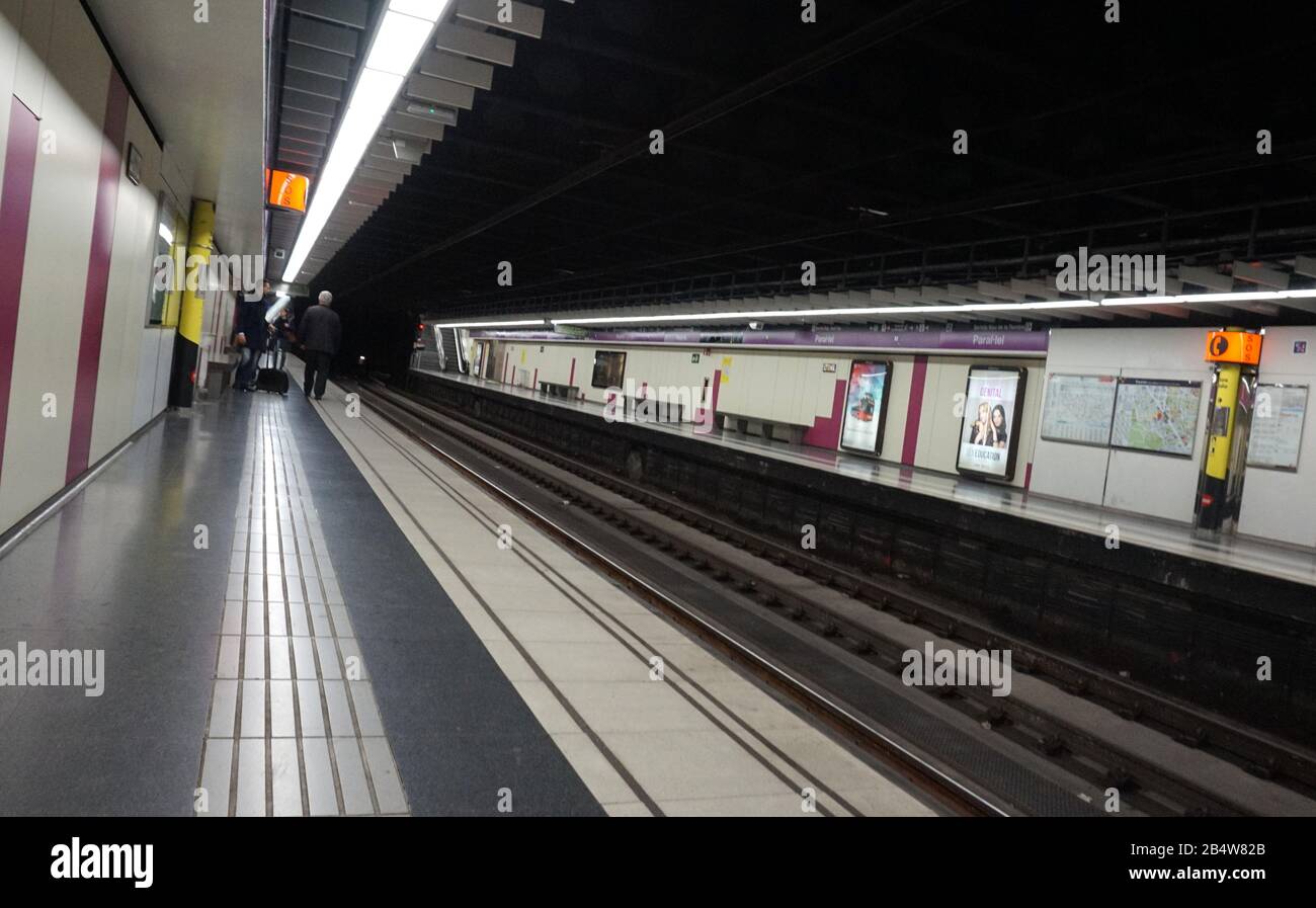 Barcelona metro system hi-res stock photography and images - Alamy