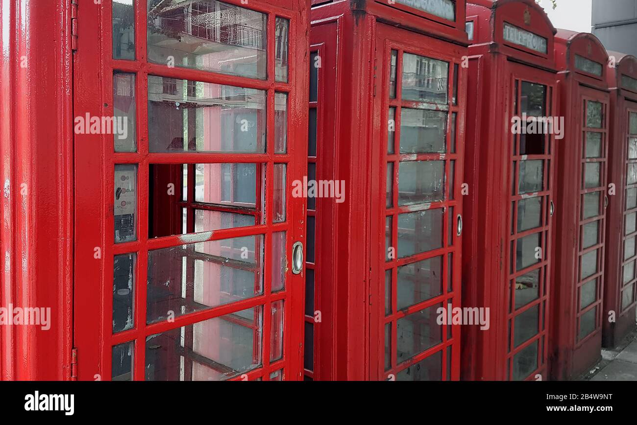 Traditional English telephone booths Stock Photo - Alamy